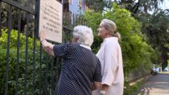 Italy's Red Brigades: Ex-members face extradition from France - BBC News