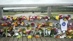 Shoreham air crash victims' families continue search - BBC News