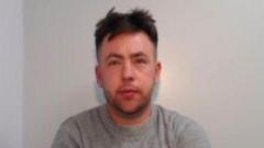 Rogue trader who conned elderly homeowners jailed - BBC News