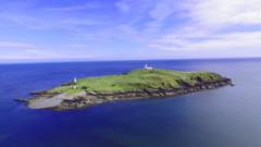 Little Ross lighthouse island up for sale - BBC News