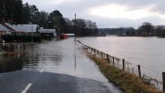 Scotland flooding: Record high for river levels - BBC News