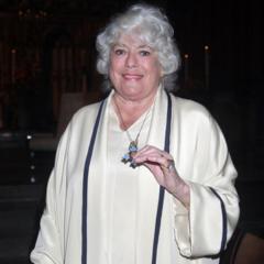 Ronnie Corbett's widow, musical star Anne Hart, dies aged 90 - BBC News