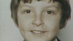 Schoolboy murderer Brian Field dies in prison - BBC News