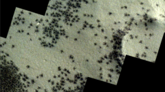 Nasa scientists solve ‘spiders' on Mars mystery - BBC Newsround