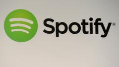 R Kelly: Spotify removes singer from playlists - BBC News