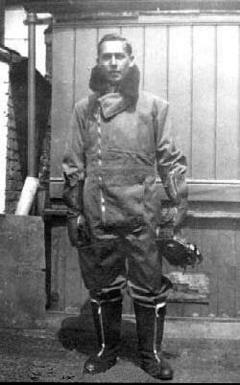 World War Two: RAF crash near Nottingham remembered 80 years on - BBC News