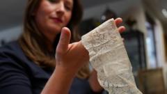 Queen’s Victoria’s last journey shown through pictures - BBC News