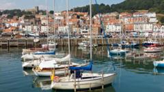 New controls on holiday lets to be introduced - BBC News