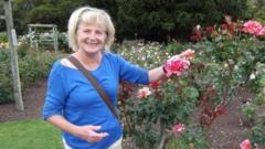 'Reckless slapping therapist Hongchi Xiao cut mum's life short' - BBC News