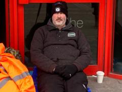 Homeless charity doing work in Hull says it is full to capacity - BBC News