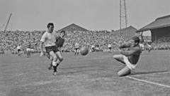 David Gaskell: Youngest ever Manchester United player dies aged 84 ...