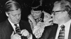 Helmut Schmidt: West Germany's Cold War master of realpolitik - BBC News