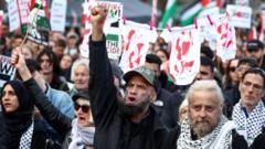 Comedian Susan Riddell cancels Fringe show after terror charge - BBC News