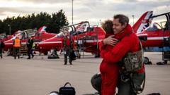 Meet the Red Arrows' new pilots - BBC News