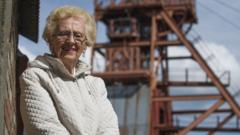 Britain's 'oldest' mayor elected for Blaenavon at 93 - BBC News