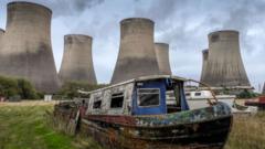 Ratcliffe-on-Soar: UK's last coal-fired power station set to close ...