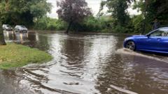 River levels to rise as flood alerts remain in Warwickshire - BBC News