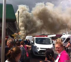 Hemsby chip shop fire rages on seafront - BBC News