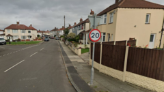 Bootle arrested man, 37, dies in hospital - BBC News