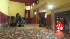 Wareham's Rex Cinema cinema reopens after refurbishment - BBC News