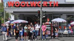 Woolworths could return to British High Streets - BBC News