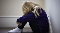 NSPCC's online lessons call to tackle child grooming - BBC News
