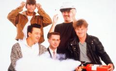 Frankie Goes to Hollywood story to hit big screen after reunion - BBC News
