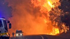 Australia Waroona fire: 'Inferno was just metres from us' - BBC News