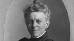 Ida Lewis: Lighthouse heroine gets Arlington honour - BBC News