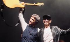 Andy Rourke: The Smiths bassist dies aged 59 - BBC News