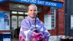 Patsy Palmer to return to EastEnders as Bianca - BBC News