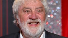 Steve Halliwell: Emmerdale's Zak Dingle actor dies aged 77 - BBC News