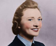 'Ops Room' plotter Edith Kupp marks 100th birthday - BBC News