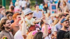 The joy of the backyard festival - BBC News