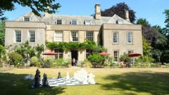 Grantham House opens its doors to the public for first time - BBC News