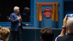 Beagle 2: UK's first Mars landing honoured with 13 plaques - BBC News