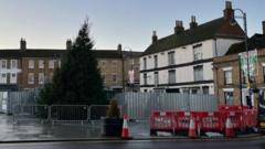 St Neots market square reopens after multimillion-pound revamp - BBC News