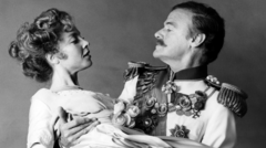 Croydon: Dame Peggy Ashcroft remembered with blue plaque - BBC News