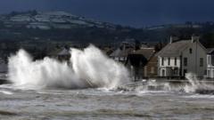 NI weather: Storm Darragh set to bring disruptive winds - BBC News