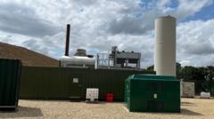 The 'world-first' plan to grow food above a Wiltshire landfill - BBC News