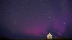 Northern Lights illuminates Cornwall and Devon night sky - BBC News