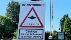 A Sign Of Humour: The mystery behind Glasgow's fake street signs - BBC News