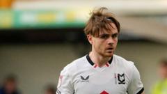Lewis Bate: Stockport County sign ex-Leeds United midfielder - BBC Sport