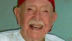 Seinfeld star Bill Erwin dies aged 96 - BBC News