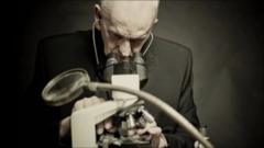 Exhibition by man who engraved Lord's Prayer on pinhead - BBC News