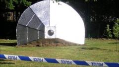 'Aliens' crash land at Scraptoft Valley Primary School - BBC News
