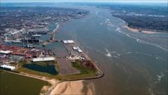 The fall and rise of Liverpool docks - BBC News