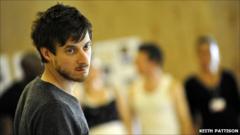 Arthur Darvill goes from Doctor Who to Doctor Faustus - BBC News