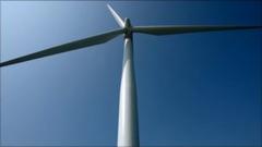 New wind turbine drop 'alarming' - BBC News