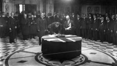 Sing a song to celebrate the centenary of Ulster Covenant - BBC News